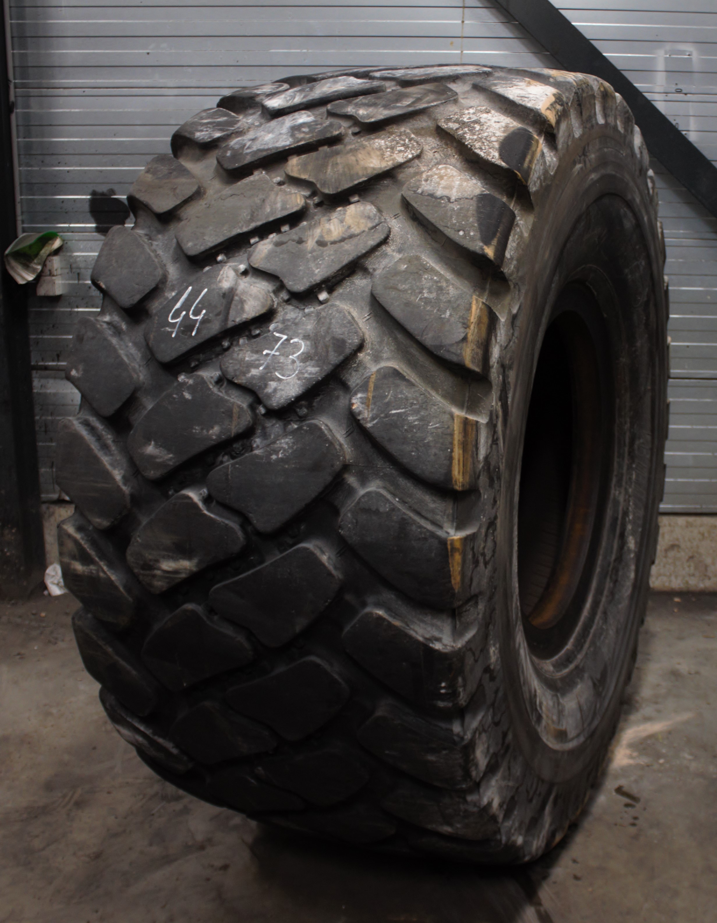 875/65R29 USED BRIDGESTONE VTS * L-3 TL 25MM 52% NO REP 4473 | Heuver