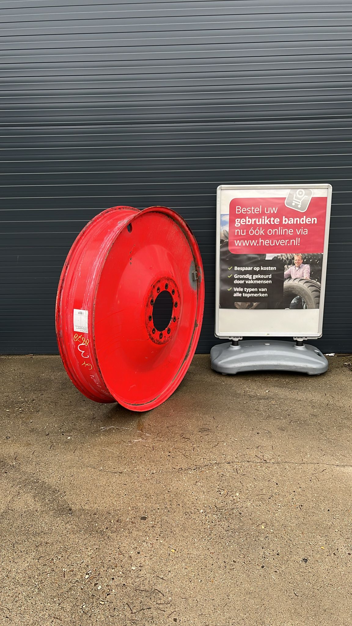 10-52 WHEEL USED FENDT RED 281-335-10 Ø24 ET165 V8678 VAST 2 KANTEN ...