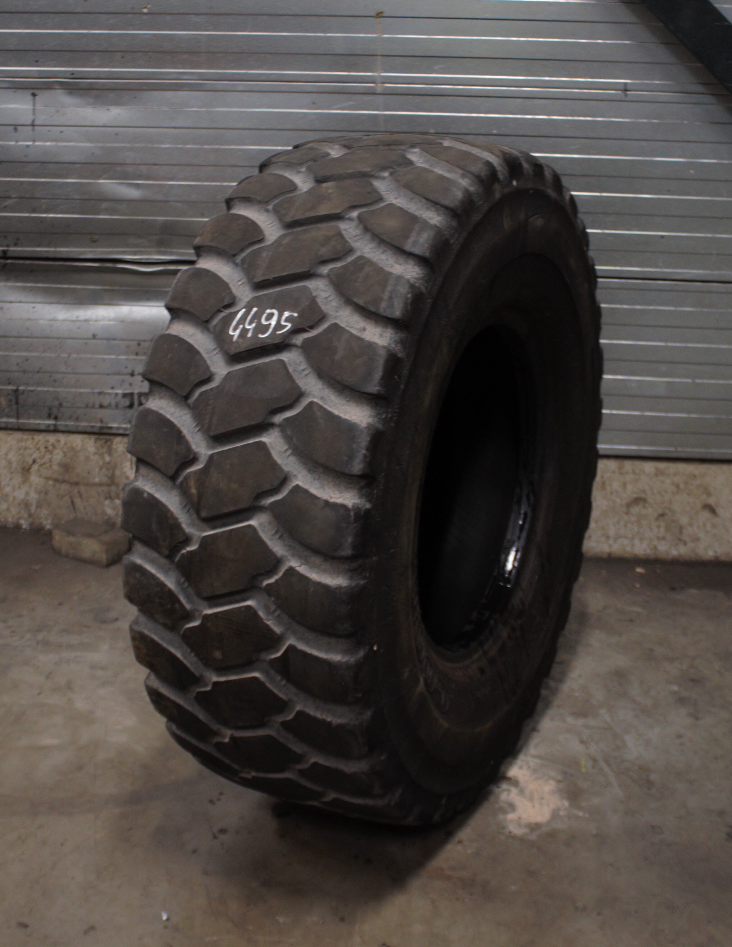17.5R25 USED GOODYEAR RT-3B L-3 TL 14MM 48% NO REP 4495 | Heuver