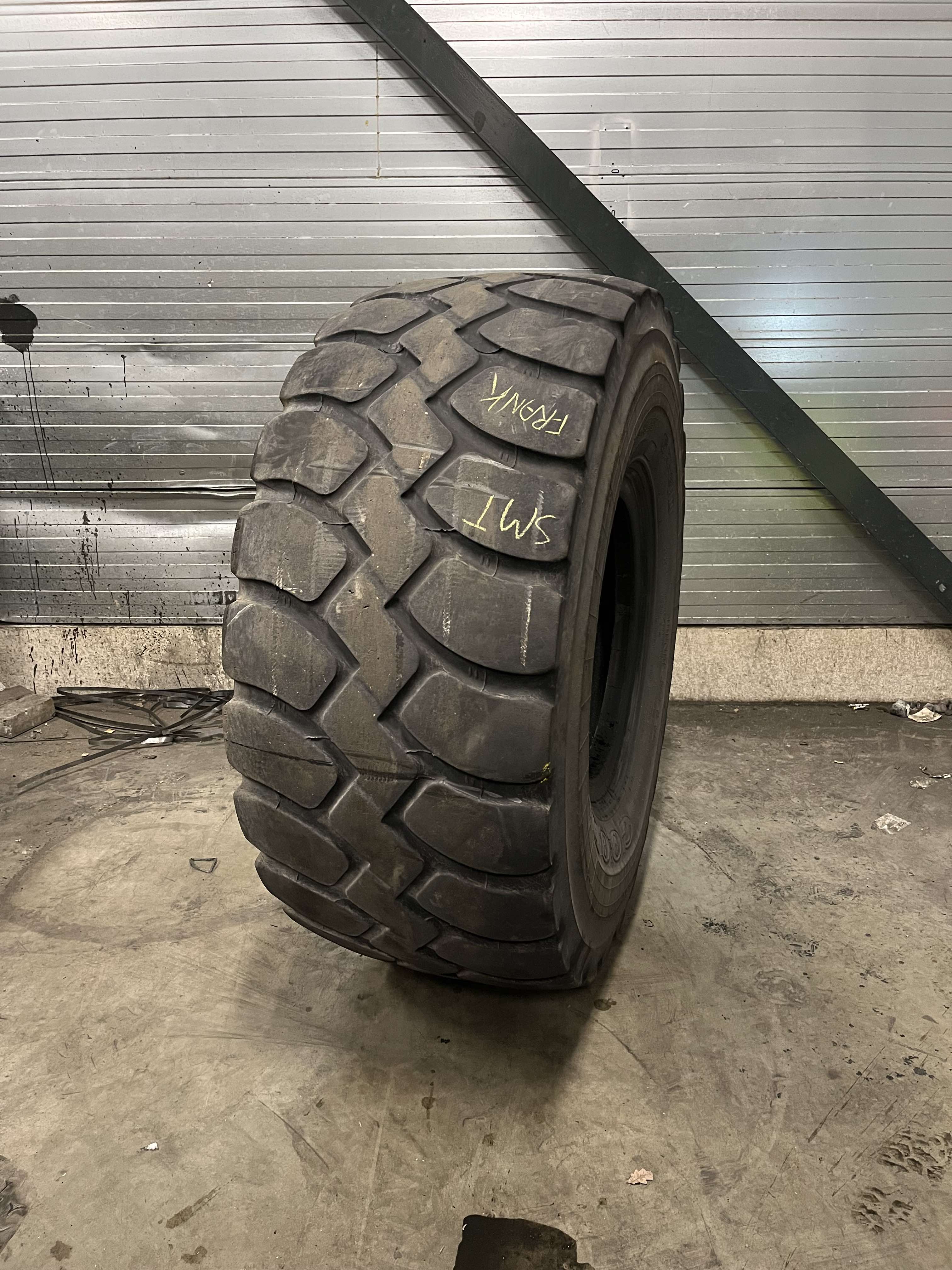 23.5R25 USED GOODYEAR GP-4D 195A2 ** E-4/L-4 TL 18MM 32% NO REP 4603 | Heuver