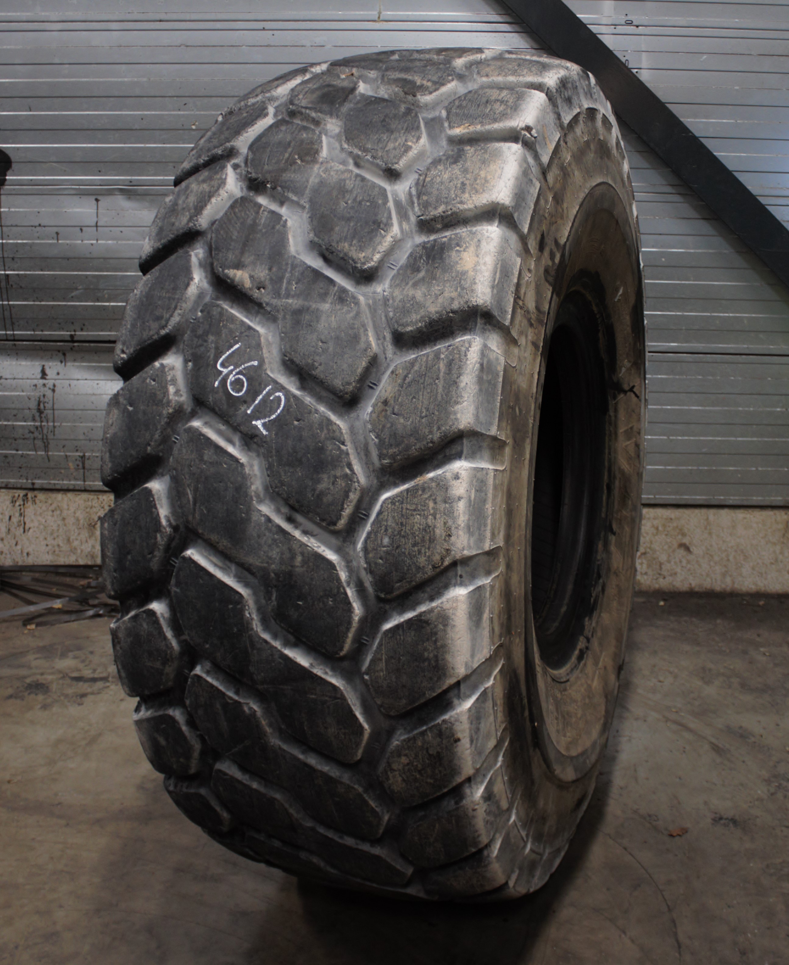 26.5R25 USED BRIDGESTONE VJT 202A2 * L-3 TL 24MM 63% NO REP 4612 | Heuver