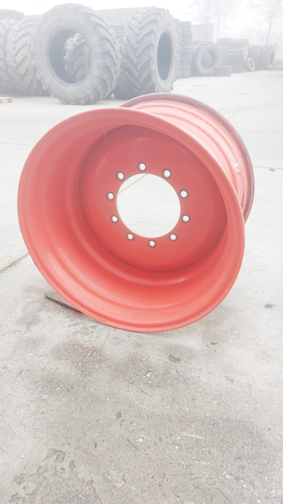 20-30 WIEL USED FENDT RED 281-335-10 Ø24 ET-39 V9177 VAST 1 KANT GELAST ...